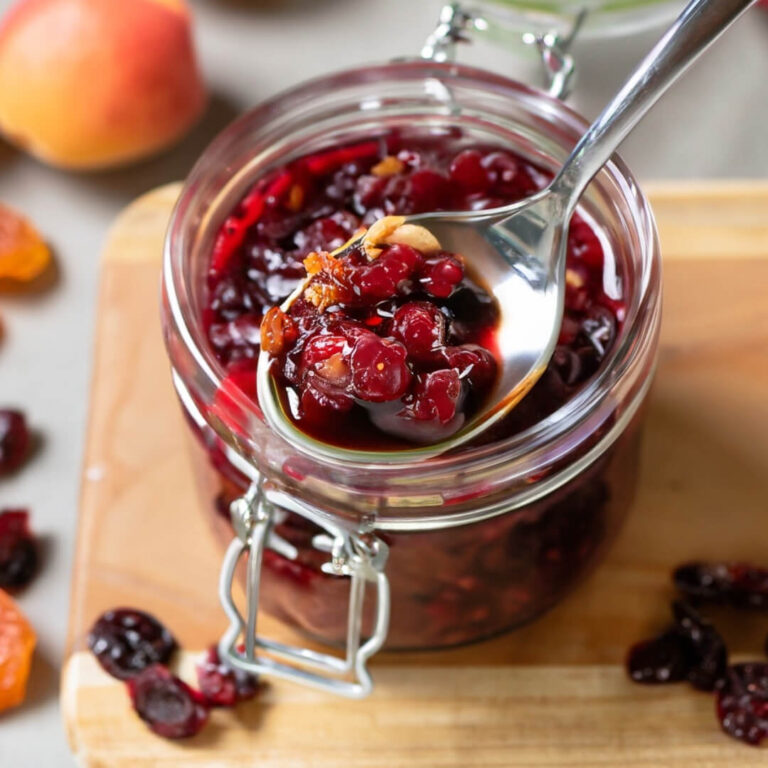 Spicy Cranberry Chutney Recipe for Festive Delight!