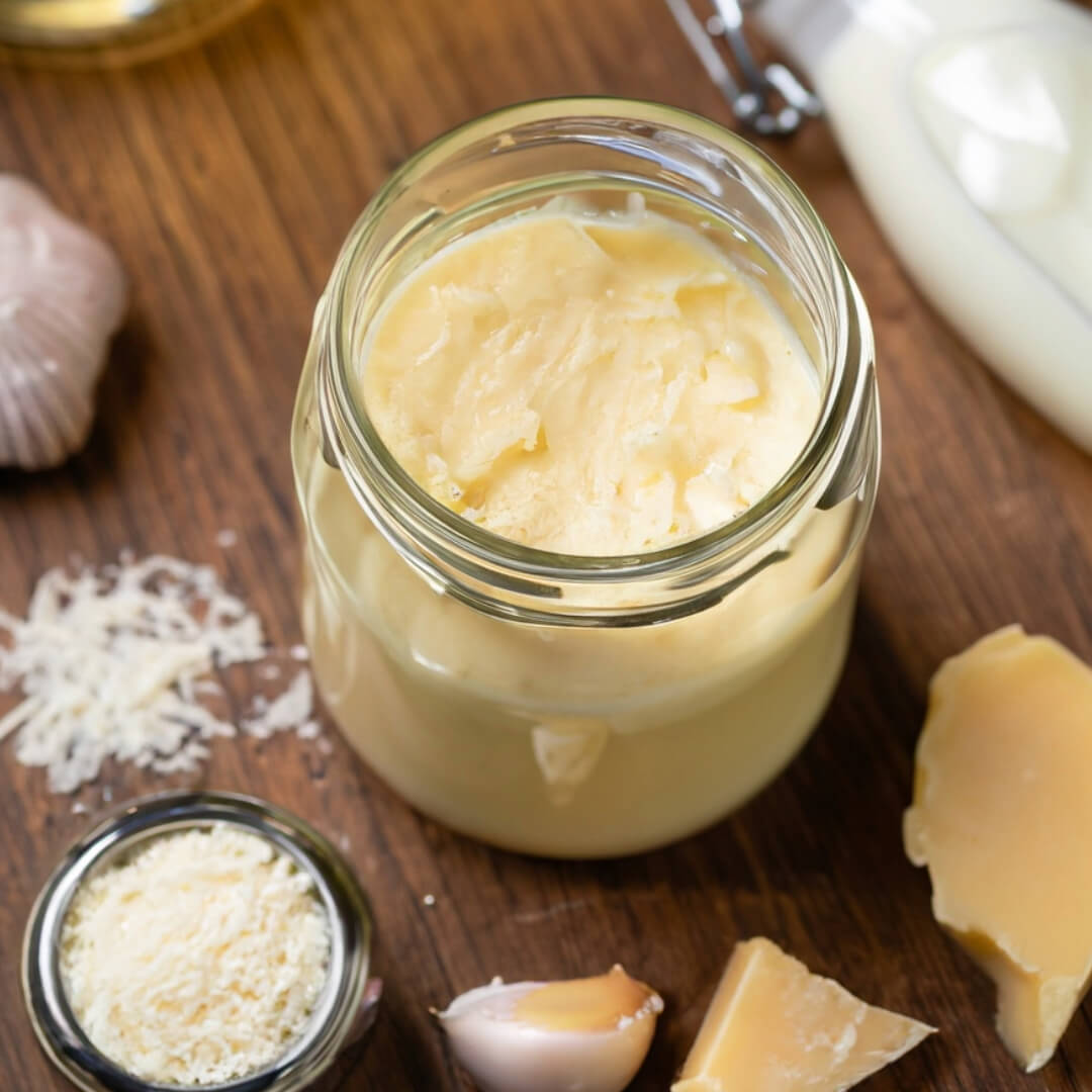 Zesty Parmesan Garlic Sauce: Flavorful Elegance"